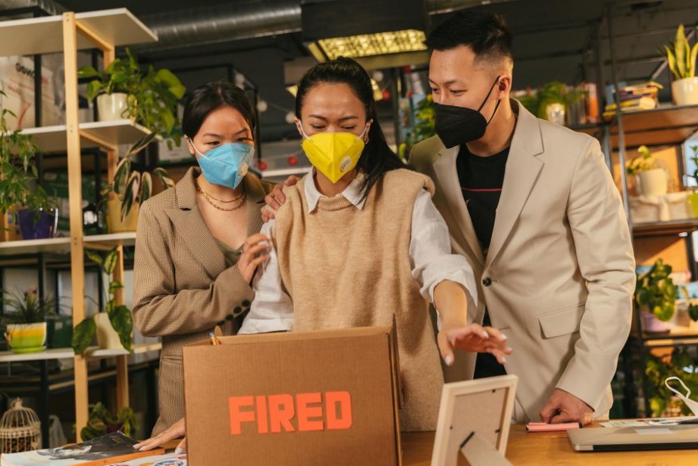 How to Lay Someone Off With Empathy? 7 Effective to Lay Off Employees